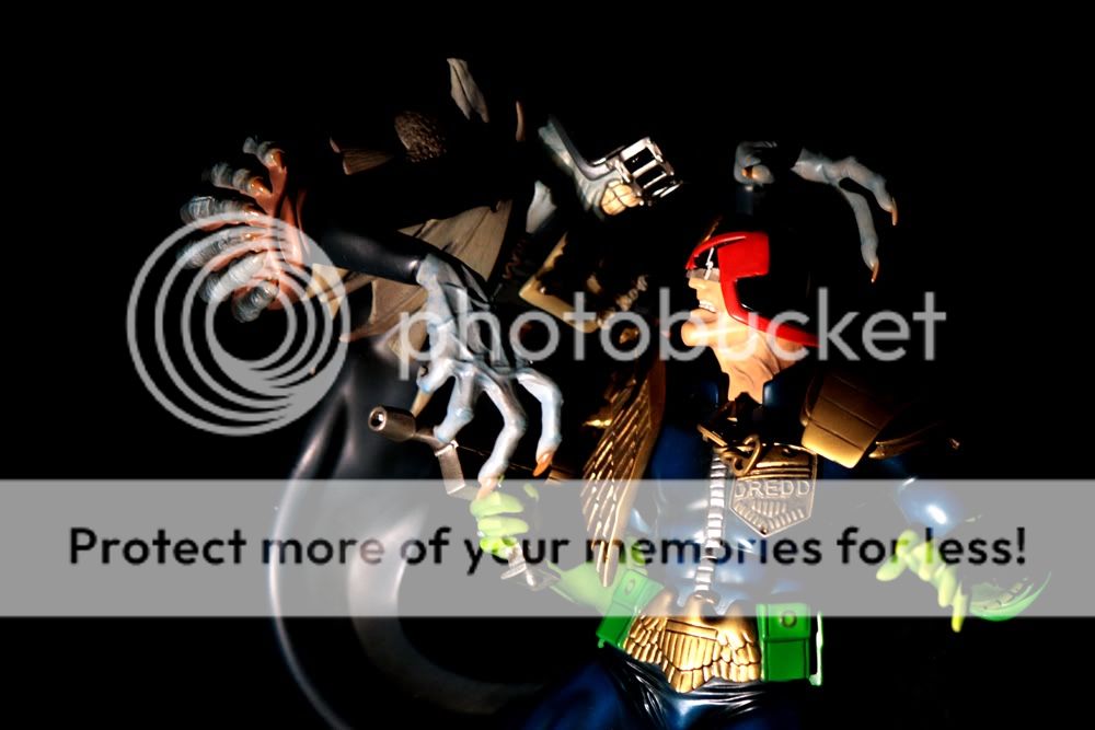 JUDGE DREDD VS JUDGE DEATH STATUE PICS - Statue Forum