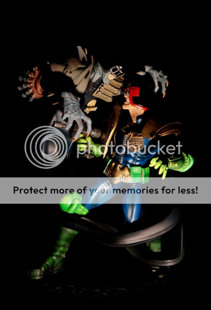 JUDGE DREDD VS JUDGE DEATH STATUE PICS - Statue Forum