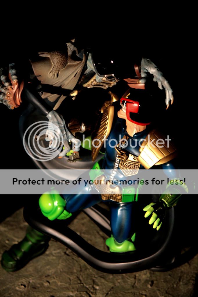 JUDGE DREDD VS JUDGE DEATH STATUE PICS - Statue Forum