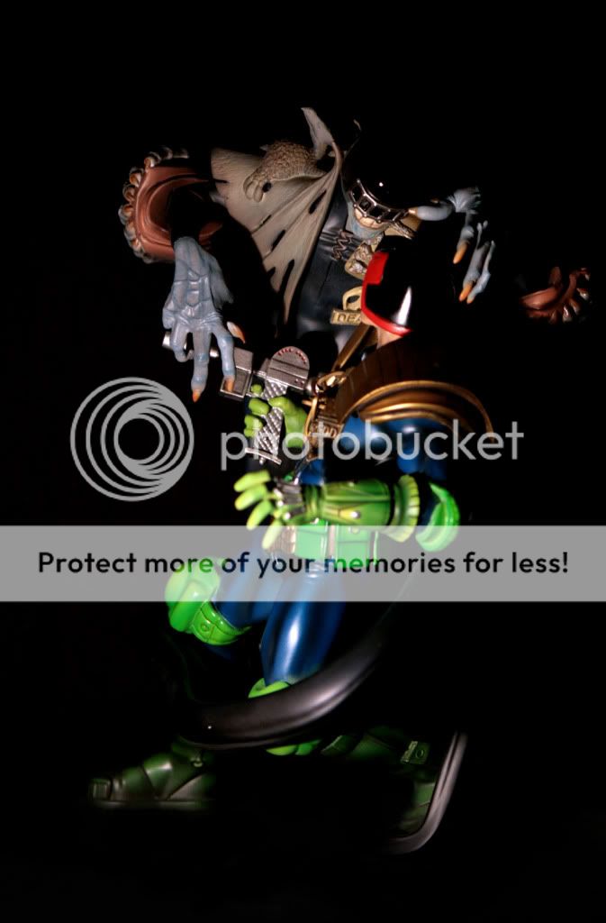 JUDGE DREDD VS JUDGE DEATH STATUE PICS - Statue Forum